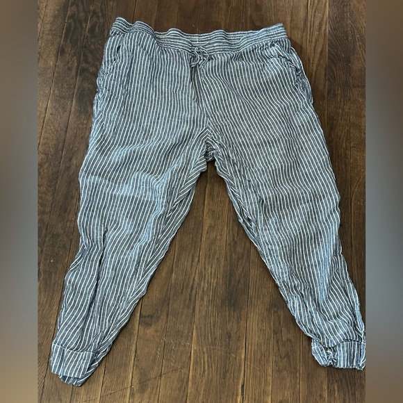L.L. Bean | Pants & Jumpsuits | Ll Bean Lenin Stripped Capri Pants Size ...